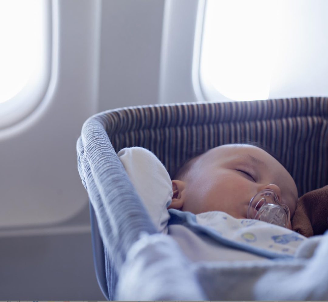 Top tips for flying with babies and toddlers - Mumpack Travel