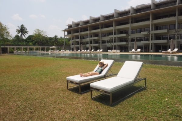 JETWING LAKE DAMBULLA SRI LANKA: BIGGEST POOL EVER - Mumpack Travel